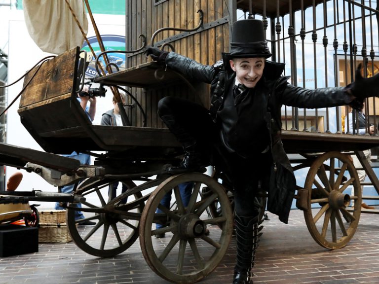 Child Catcher’s carriage joins Beaulieu’s Chitty exhibition - Treasure ...